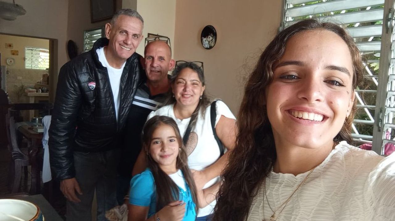 La primera y última foto en Galicia de un matrimonio cubano con dos ...