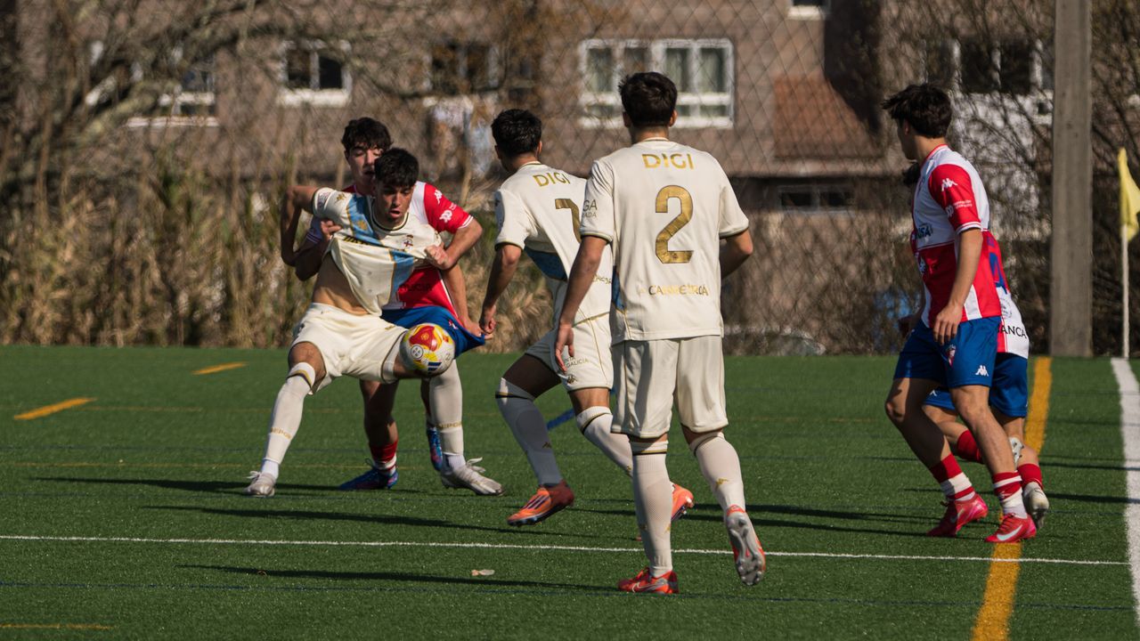 O Dépor enfiou a súa goleada sobre o Arousa (2-5) na primeira parte