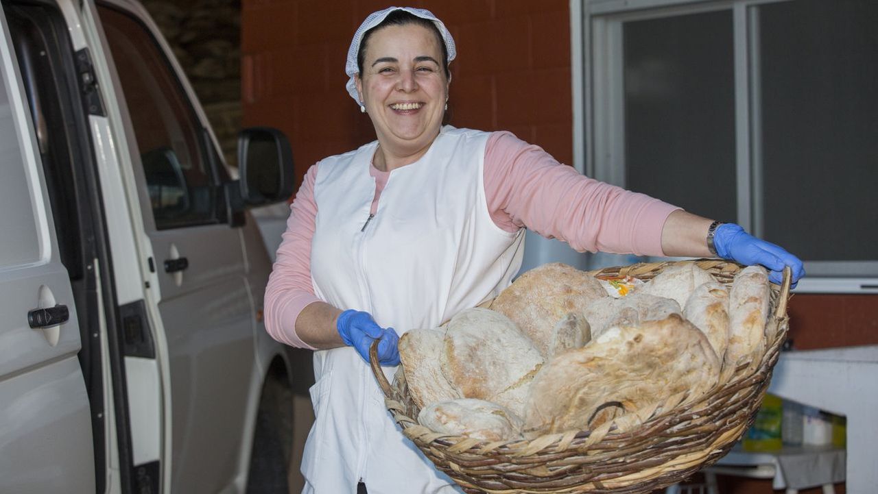 Tania Suárez, panadera: «De momento, levámolo con calma e resignación»