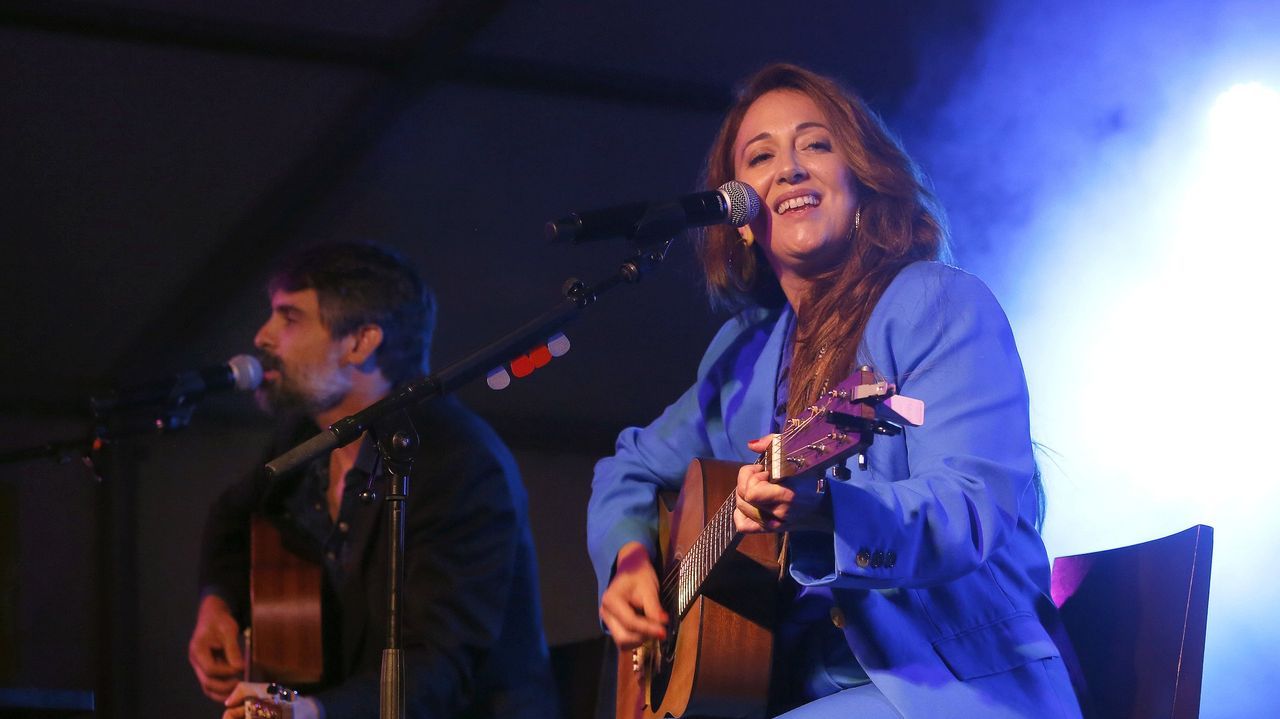 Nena Daconte se muestra en formato acústico