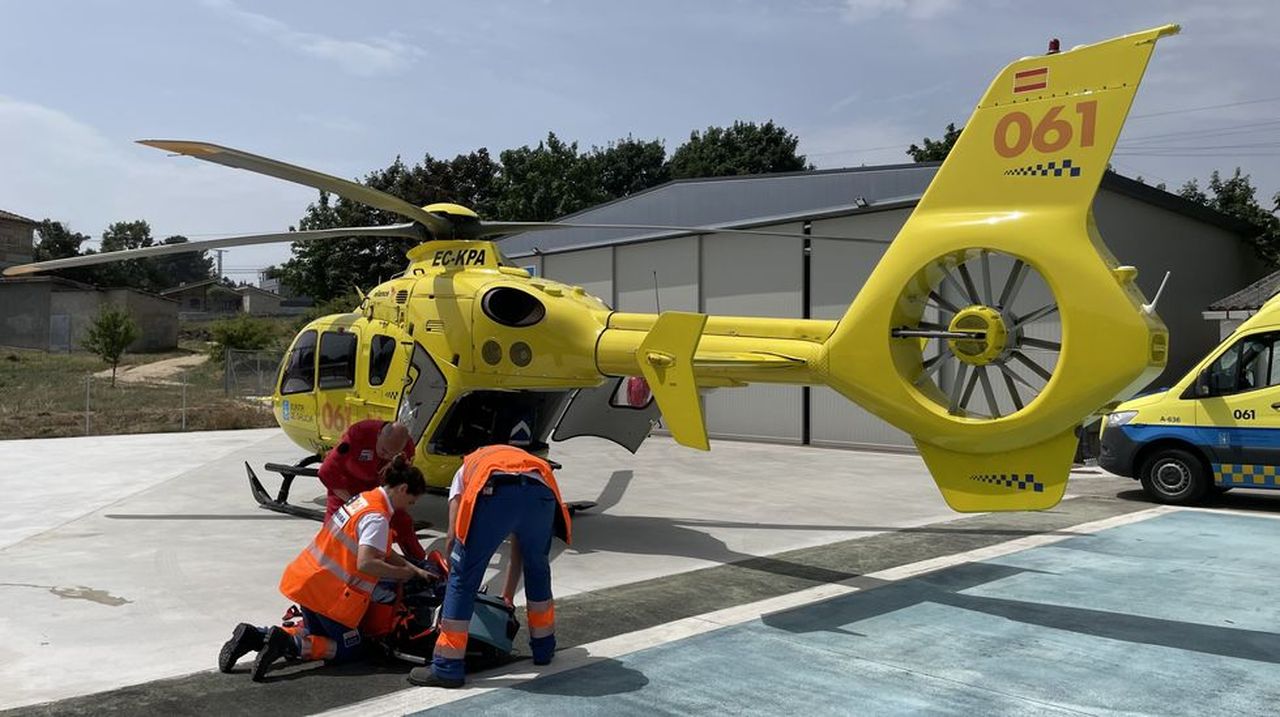 El helicóptero del 061 suma 14 días inoperativo y una sola aeronave cubre toda Galicia