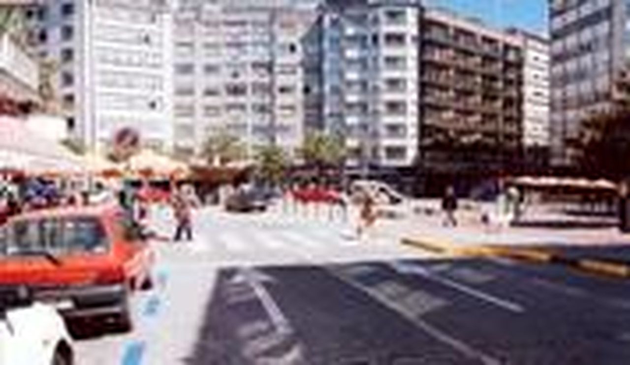 Juegos en la praza Roxa