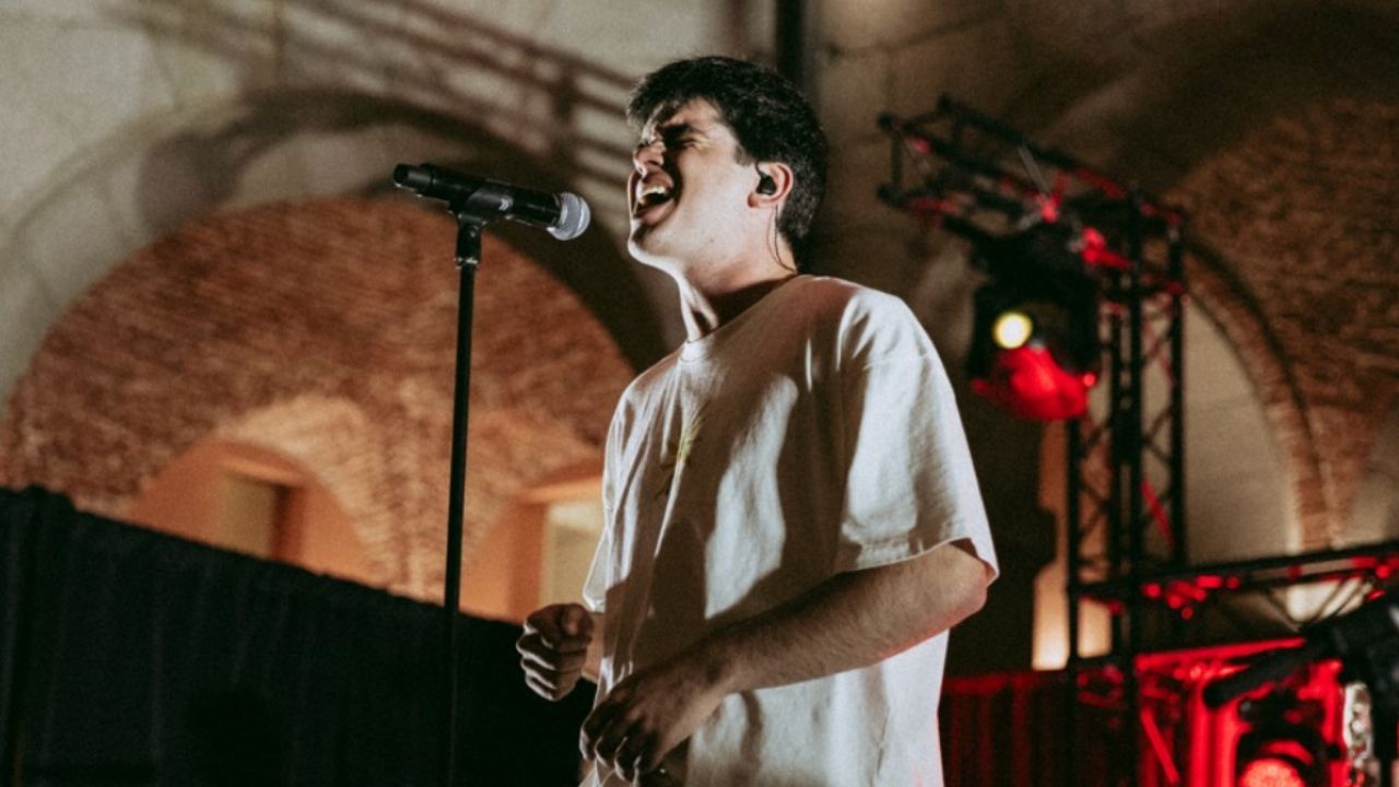 Íñigo Quintero lanza su primer EP, «Es solo música»: «Un éxito como el ...