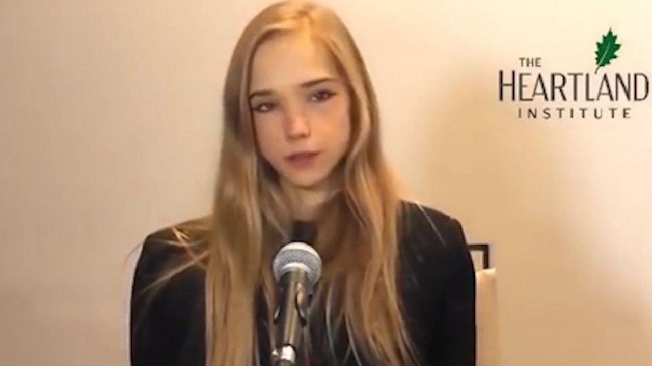 Quién es Naomi Seibt: el antídoto contra Greta Thunberg de la ultraderecha