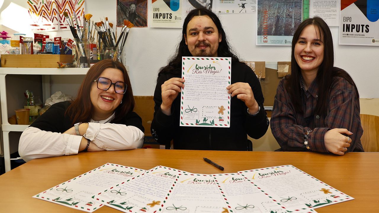Cartas llenas de ilusión para evitar una Navidad sin regalos en Doa ...
