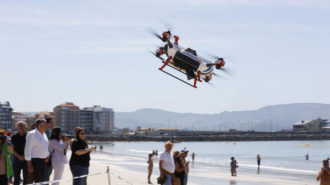 Sanxenxo prueba el uso de drones para el rescate de bañistas en sus playas