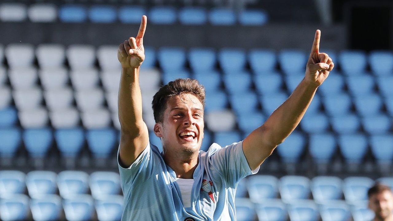 Manu Fernández renueva con el Celta hasta el 2028 y hará la ...
