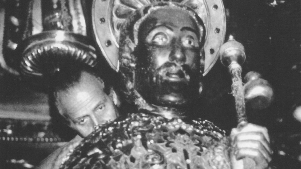 Cuando Carlos Mella obligó al rey a venir a Santiago