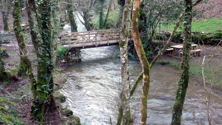 Los vecinos de Órrea, en Riotorto, presumen de área recreativa