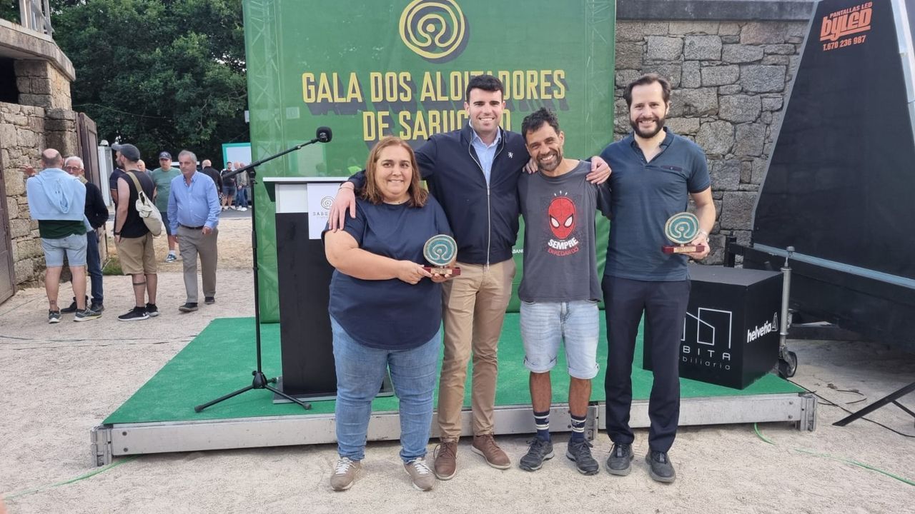 Felipe Castro y Brais Revaldería se convirtieron en Aloitadores de Honra