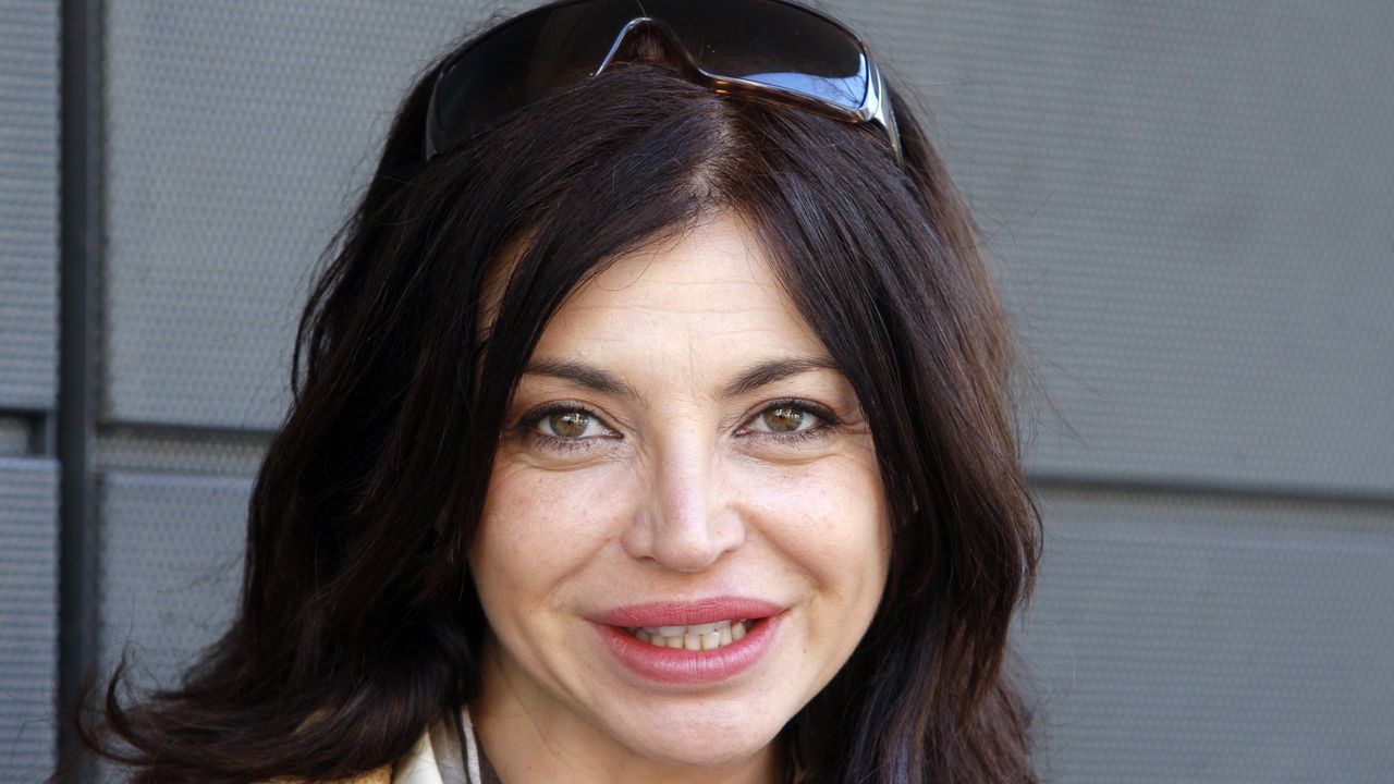 La actriz Neus Asensi vende su chalé en Barizo, Malpica, por 195.000 euros