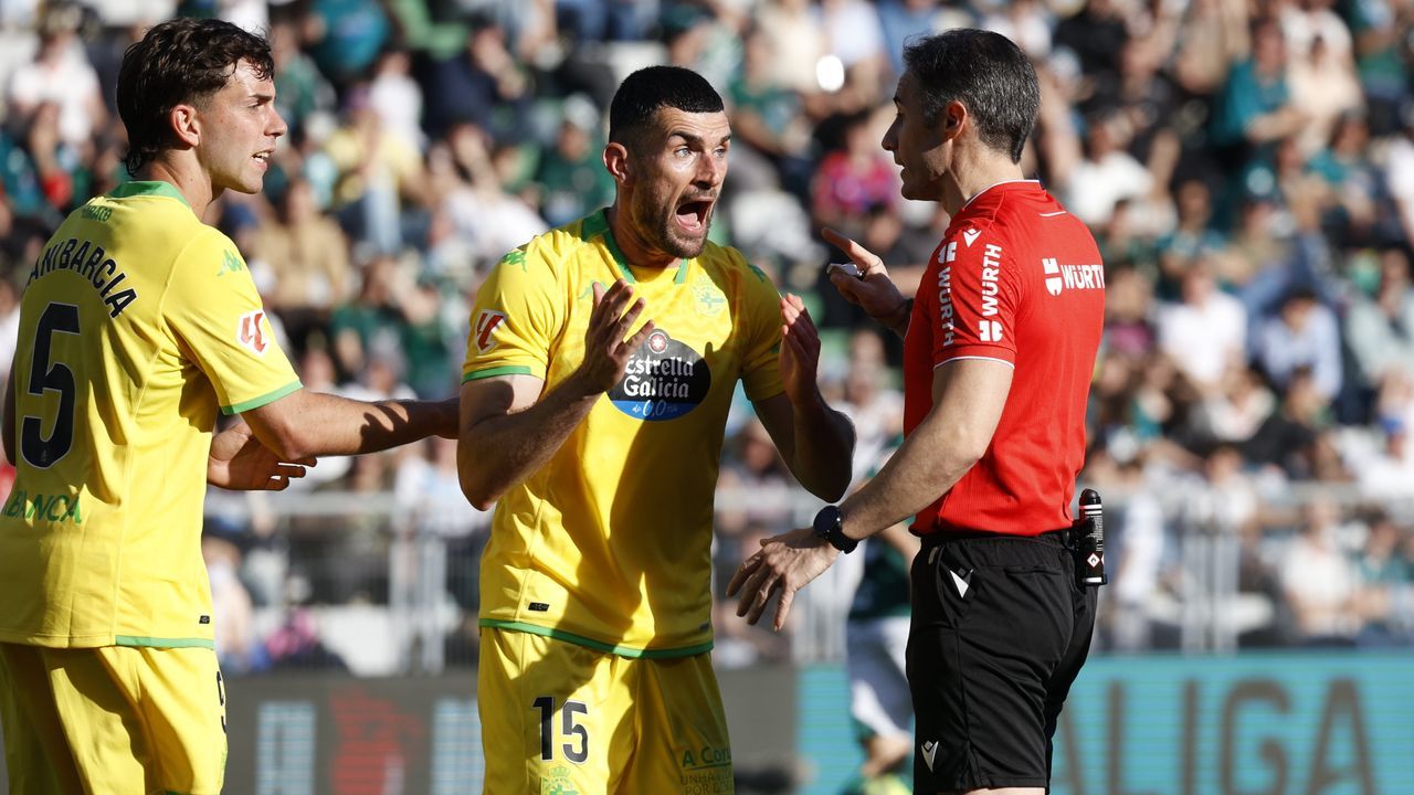 Los fallos arbitrales y la ineficacia del VAR privaron al Deportivo de nueve puntos