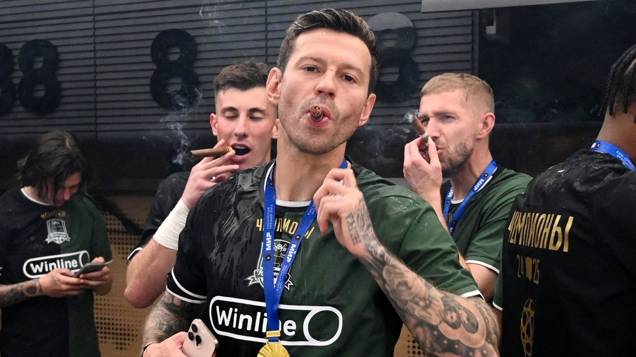Smolov se disculpa por una pelea pero denuncia una extorsión