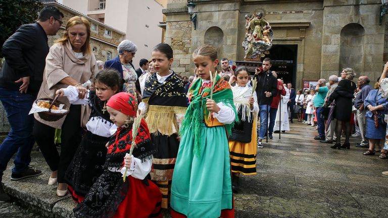 Santa Uxía se hace fuerte en Ribeira