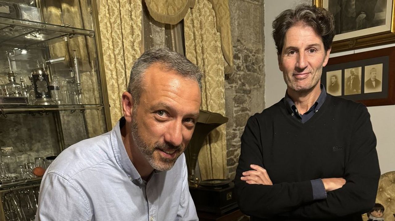 El escritor Lito Vila Baleato visitó La Casa de la Troya: «É unha mágoa ...