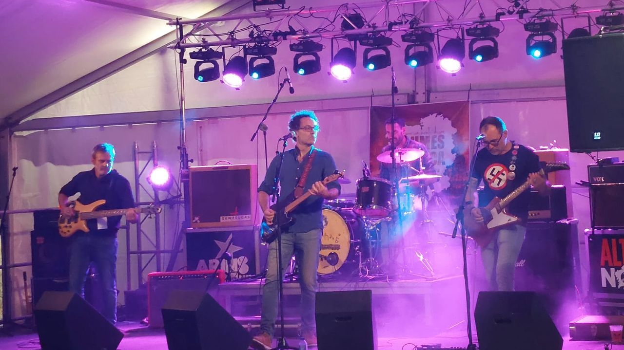 La Algarabía asaltó el centro de Lalín