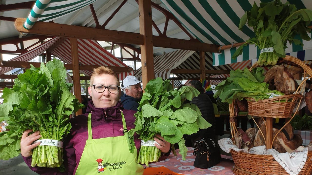 Los grelos triunfan de nuevo en Abadín: «Os que hai son de moita calidade»