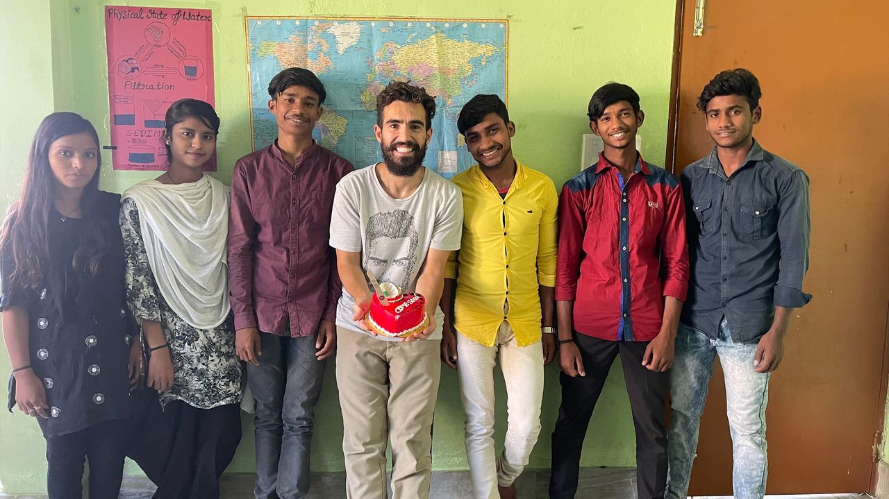 Mateo Fuentes, voluntario en la India: «Los que recogen basura te ...