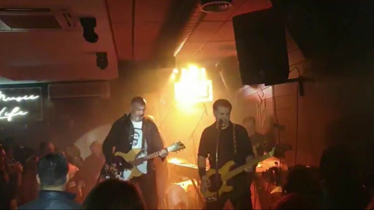 El diputado del PP Jacobo Moreira, «irreconocible» dándolo todo sobre ...