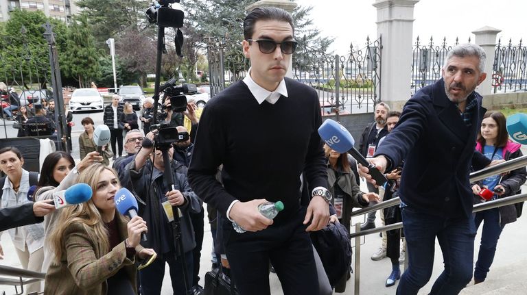 Tercera jornada del juicio por la muerte de Samuel Luiz: «Cayó ...