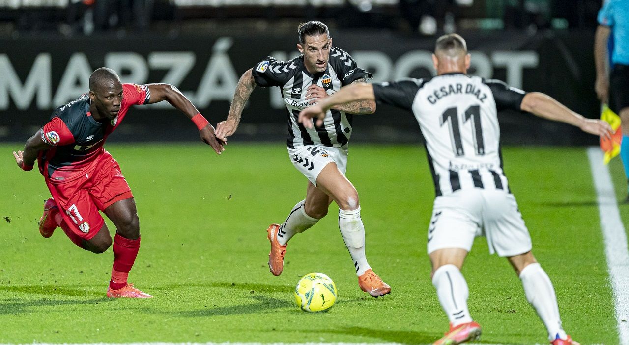 Los recién descendidos marcan el ritmo en el mercado de Segunda