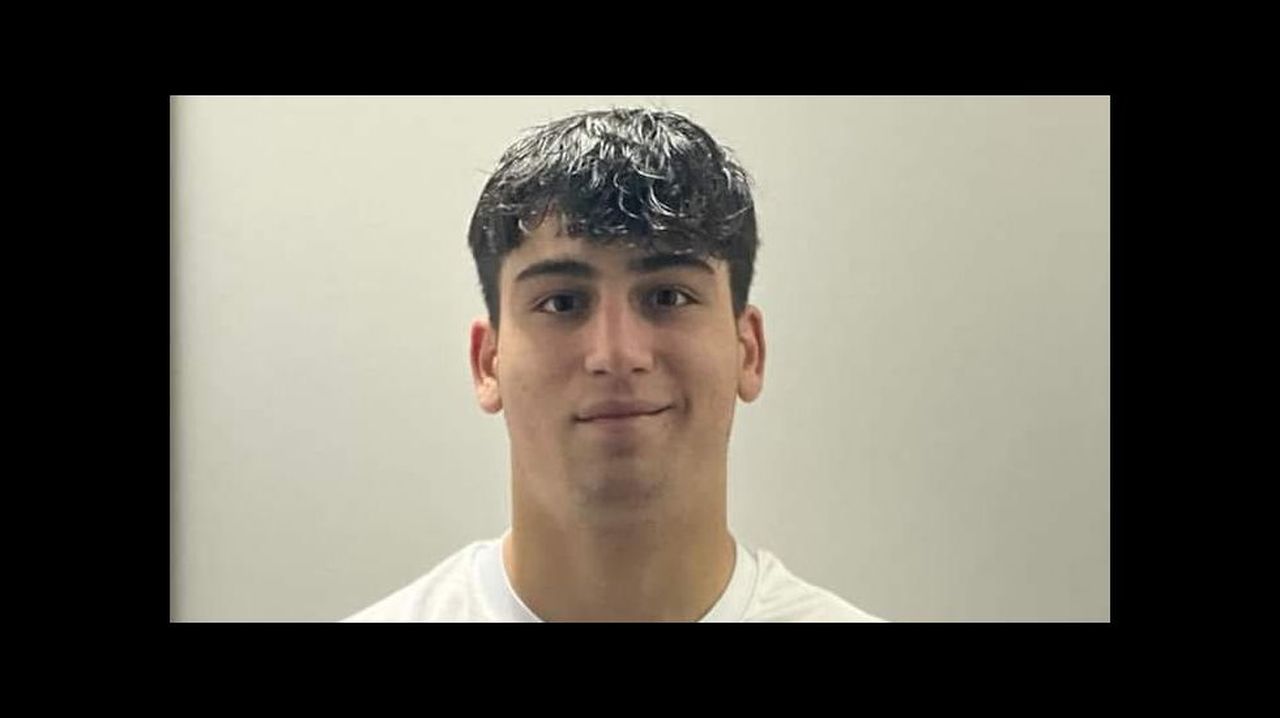 Adrián Álvarez debutó en el Lemos como titular con tan solo 18 años