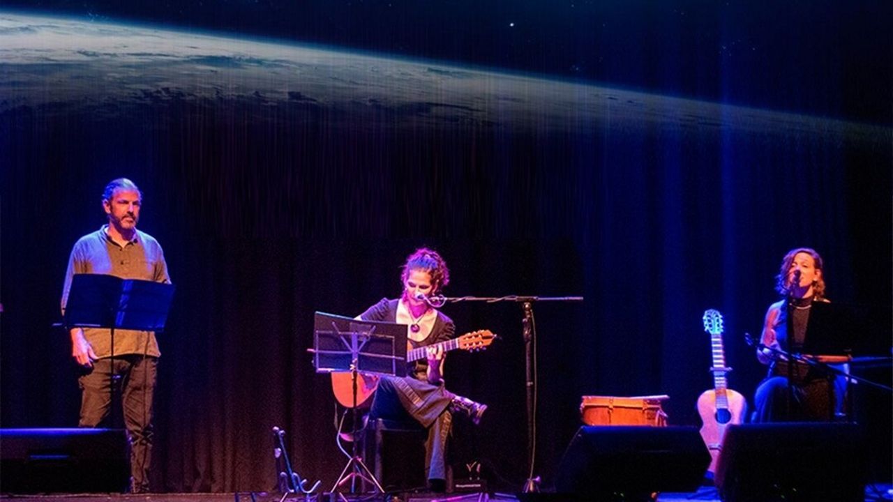 José Edelstein fusiona la música en directo y la ciencia