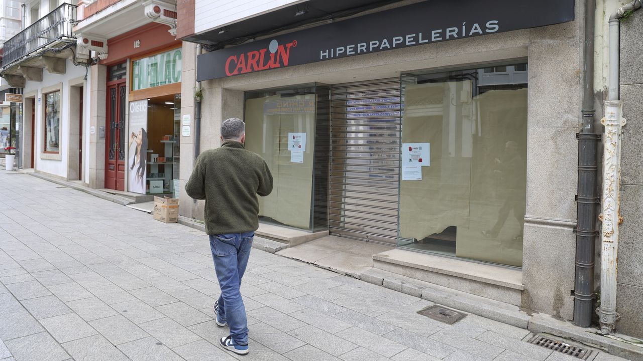 Cierra la papelería Carlin en la calle Real de Ferrol