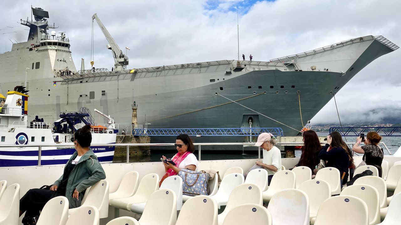 El público puede visitar hoy y mañana los buques de la Armada que recalan en Vigo