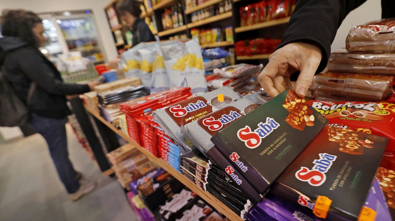 La segunda vida del chocolate vigués Sabú en la fábrica de Trapa en ...