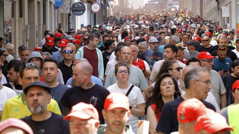 Gentes de España luchan a mares