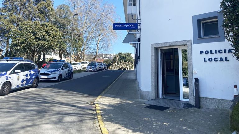 La Policía Local de Cambre queda reducida a cuatro agentes y se agrava ...