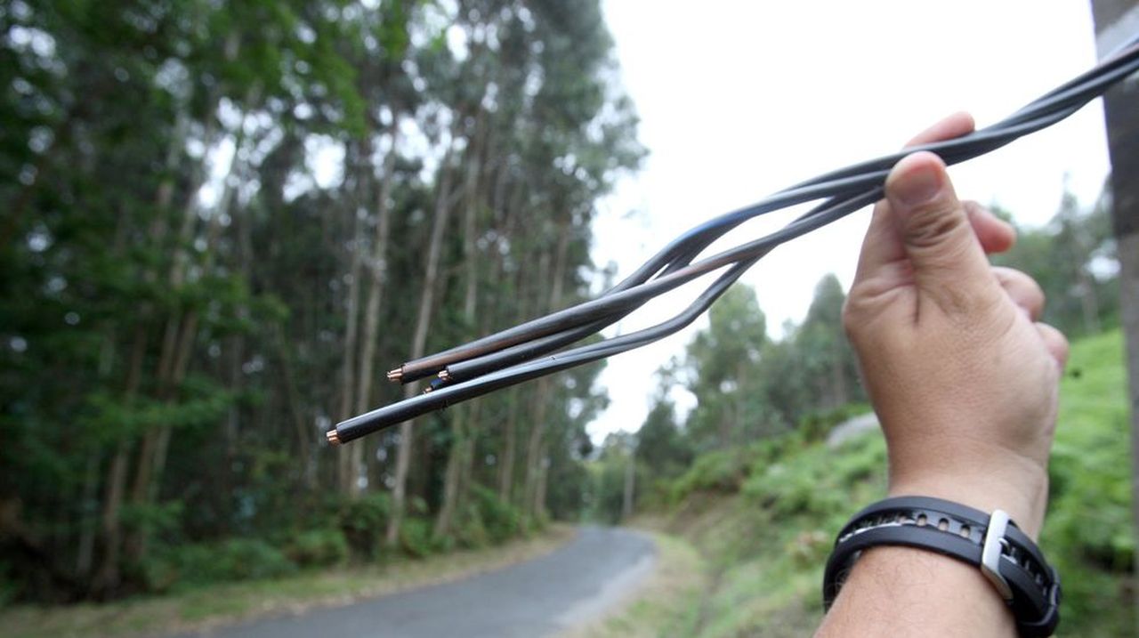 Robados más de dos kilómetros de cable de cobre en Ferrol en los ...