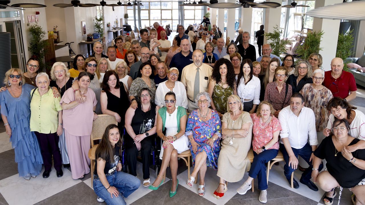 El grupo de Facebook de Perillo, fuera de la red