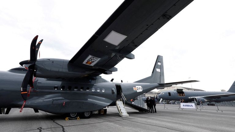 Indra y Airbus desarrollarán el futuro avión espía de la Armada por 16 ...