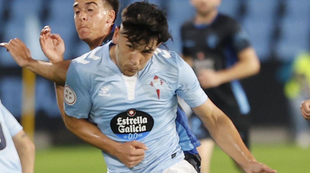 Yoel Lago: en el banquillo de Sevilla y 90 minutos con el filial
