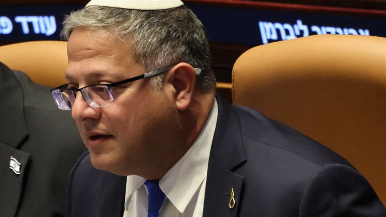 Ben Gvir apoya con un pin en forma de horca la pena de muerte para los ...