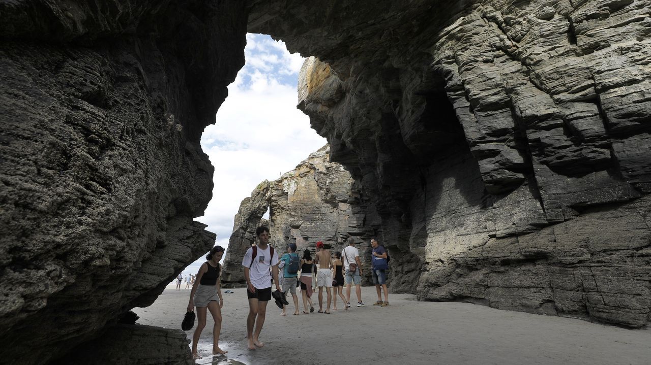 Las playas de A Mariña, este martes: la presencia de carabelas ...