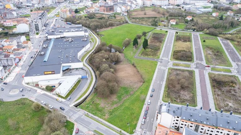 Carballo prepara otra gran zona verde próxima al Rego da Balsa