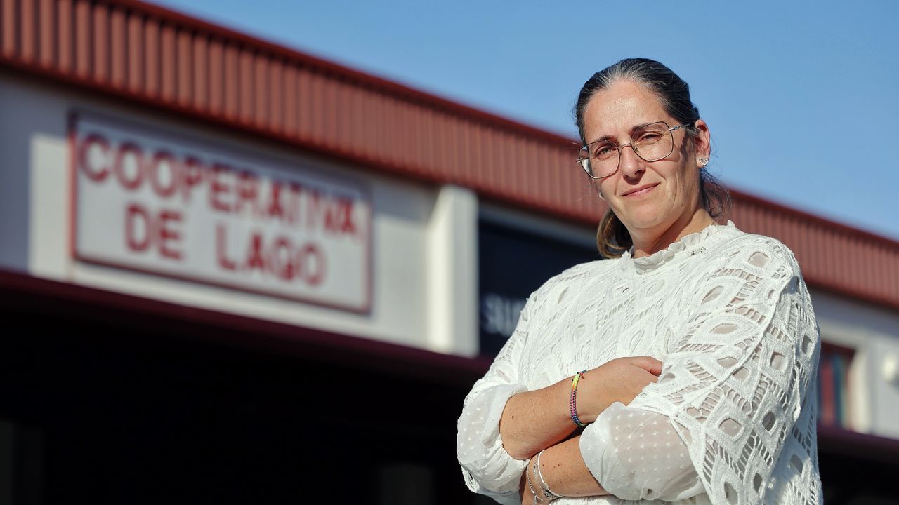 Conchi Martínez, gerente de la Cooperativa de Lago, en Valdoviño ...