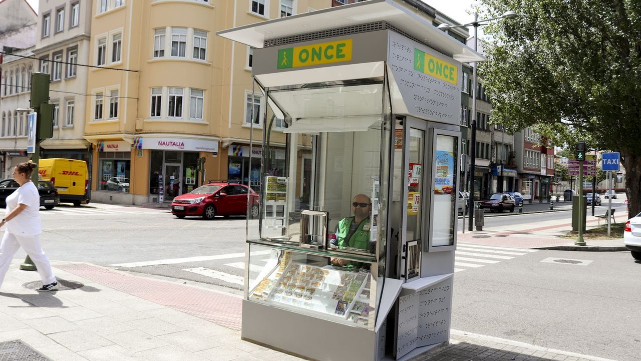 La ONCE renueva todas sus cabinas con un modelo más accesible para los ...