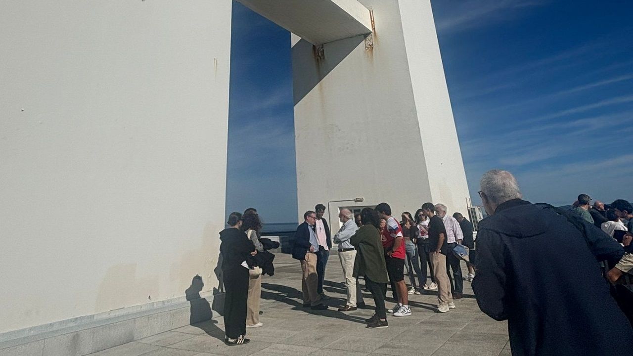 De A Coruña al cielo: Así es por dentro la torre de control marítimo