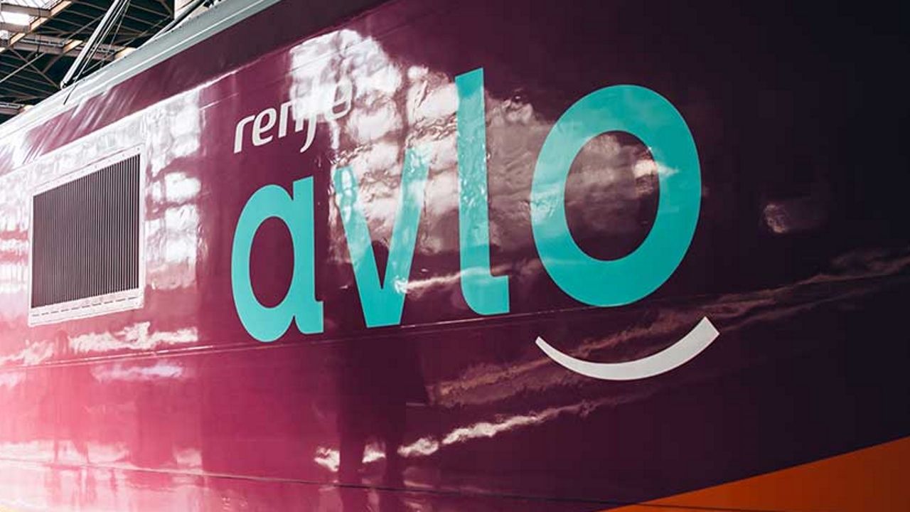 Nuevas averías paralizan el AVE gallego y obligan a usar el Avlo por ...