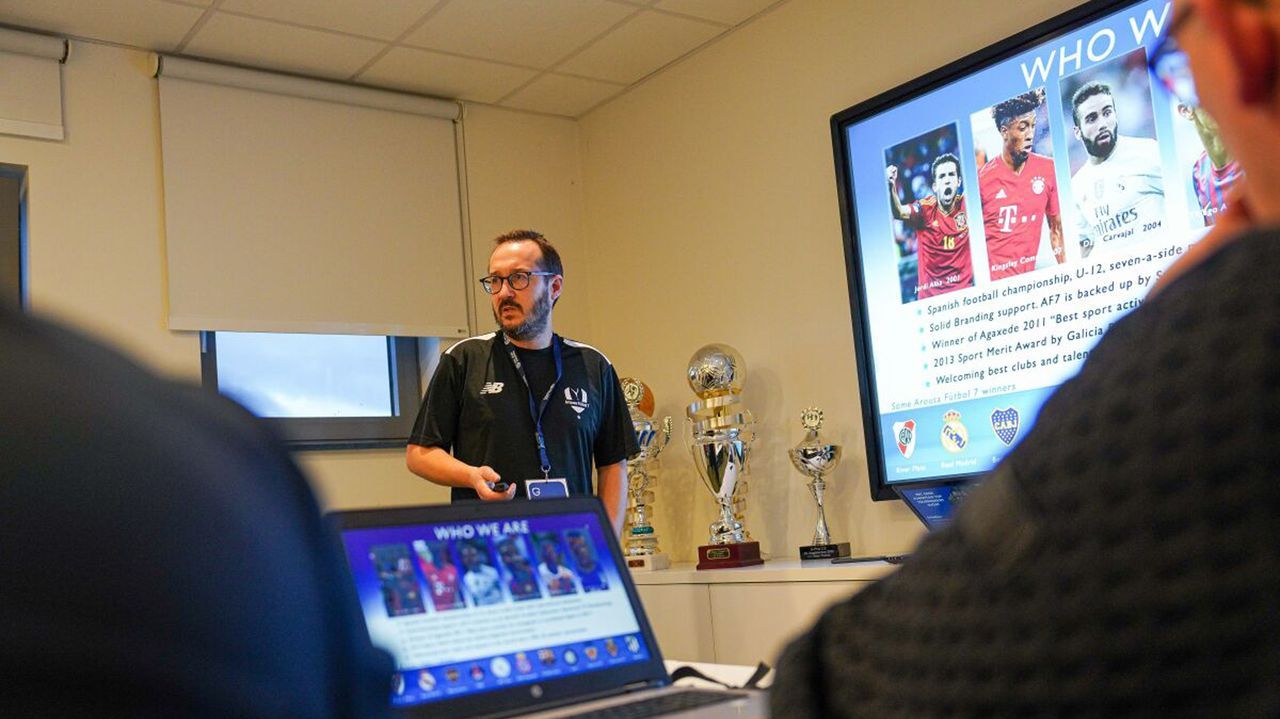 O AF7 expón en Bélxica o seu modelo ante varios dos maiores torneos de ...