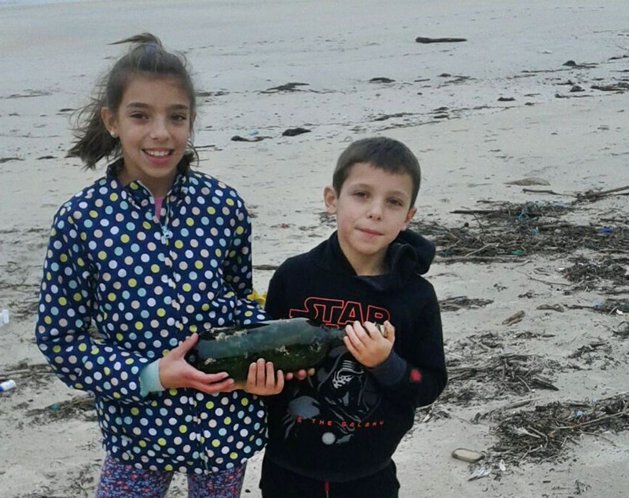 Riley Fraser, de 13 años, tiró en Bahamas la botella de Reboredo