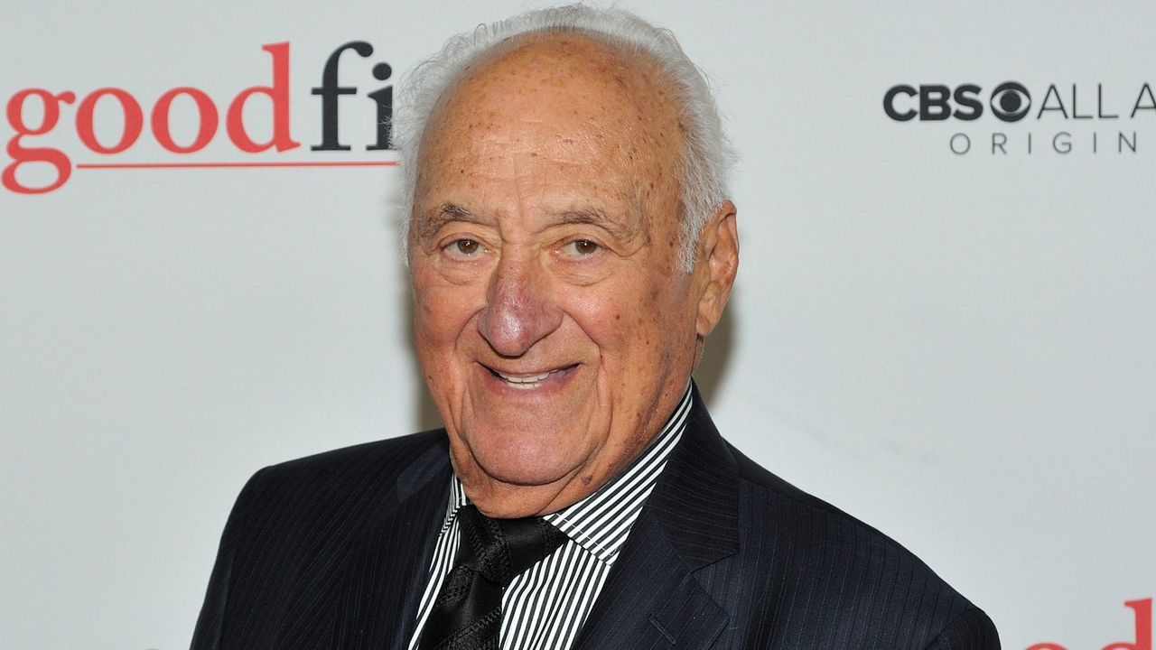 Muere a los 96 años Jerry Adler, actor de series como «Los Soprano» o ...