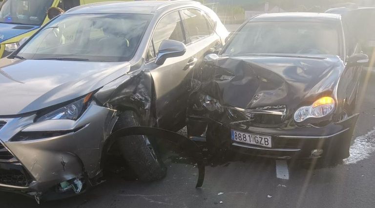 Una persona herida en un accidente de tráfico en la peligrosa curva de ...