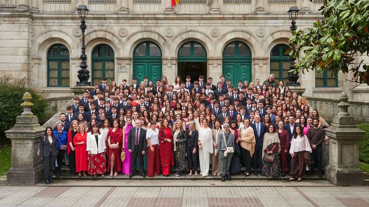Eusebio, Calasanz y Salesianos, ya graduados en A Coruña