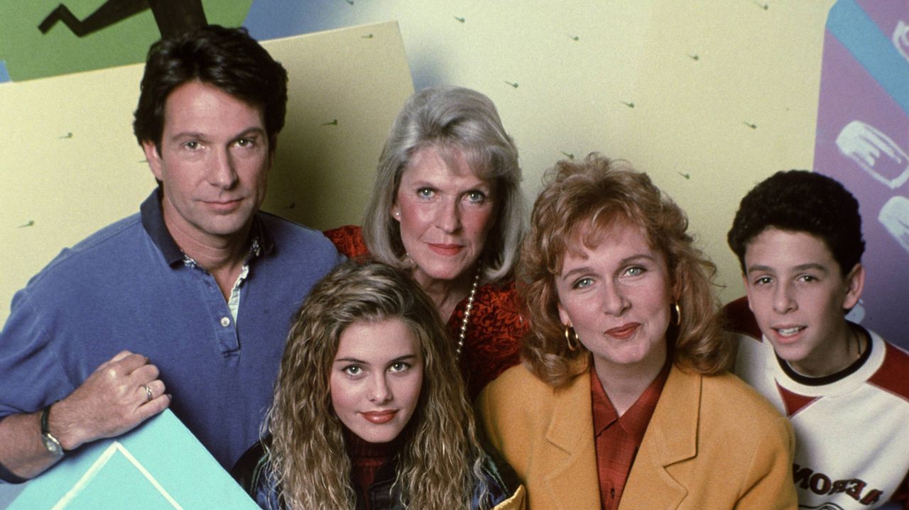 Muere Alice Hirson, conocida por su papel en la serie «Dallas»