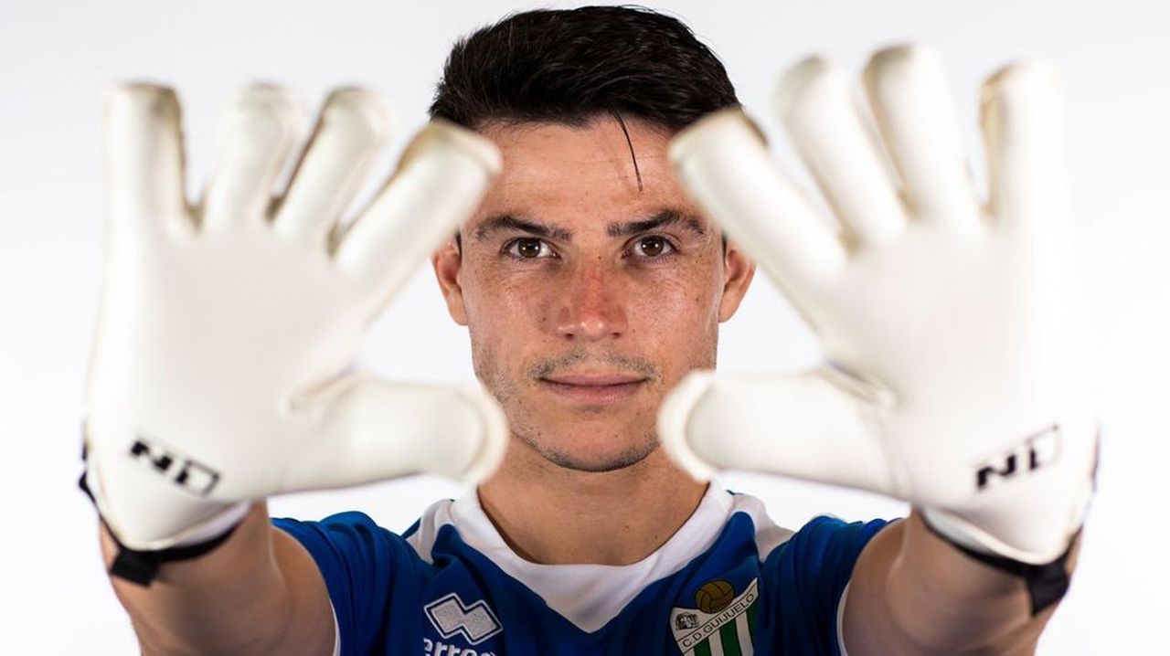 Javier Rabanillo es el relevo de Pato Guillén en la portería del Compostela
